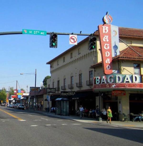 Your Guide to the Hawthorne Neighborhood in OR